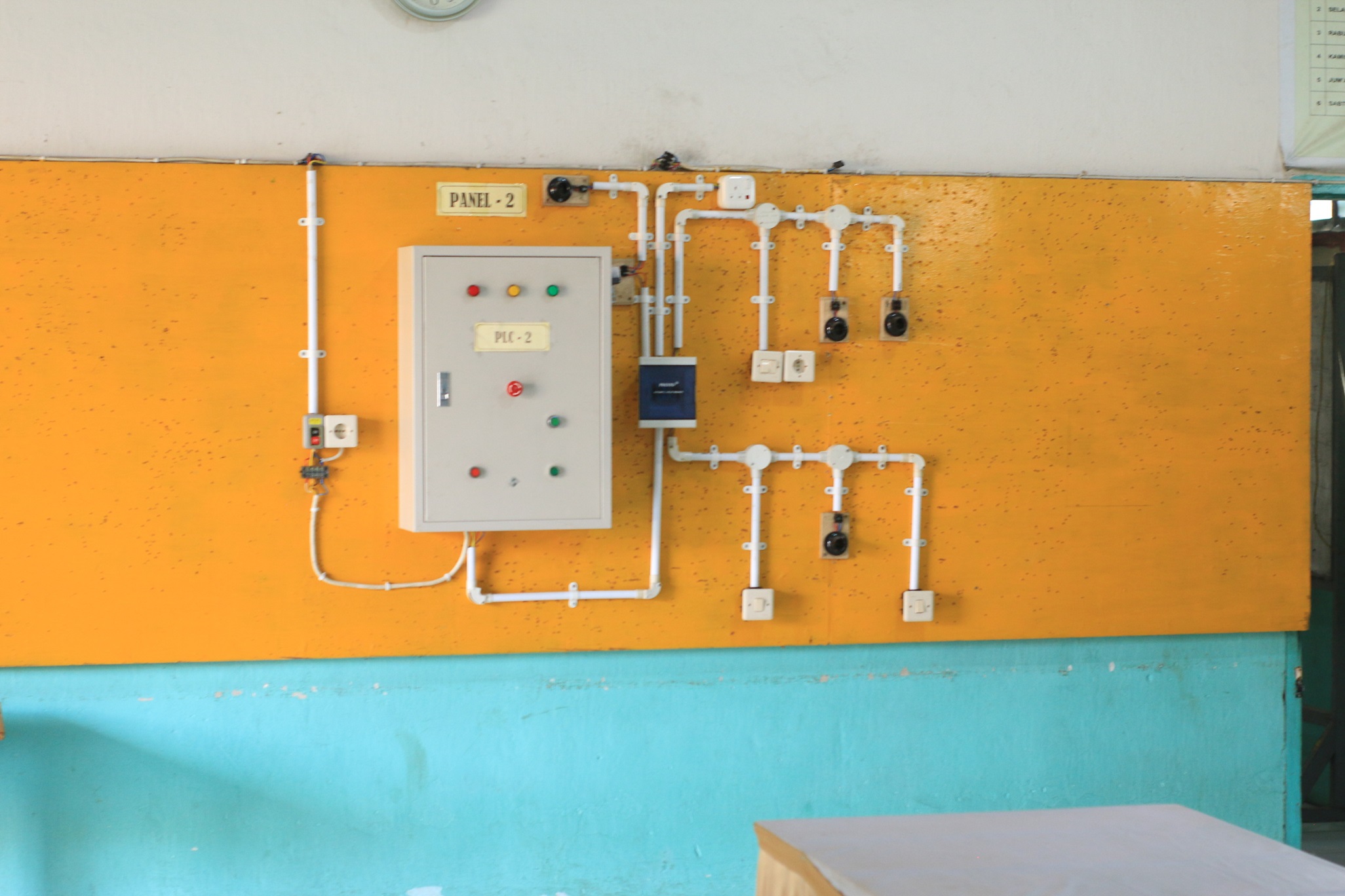 SMK Tujuh Lima 1 Purwokerto — Ruang Praktek Listrik